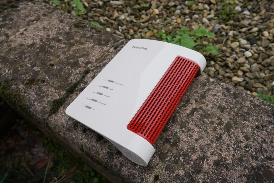 Recensione FRITZ!Box 4690: il dominio del Wi-Fi 7 e del networking a 10 ...