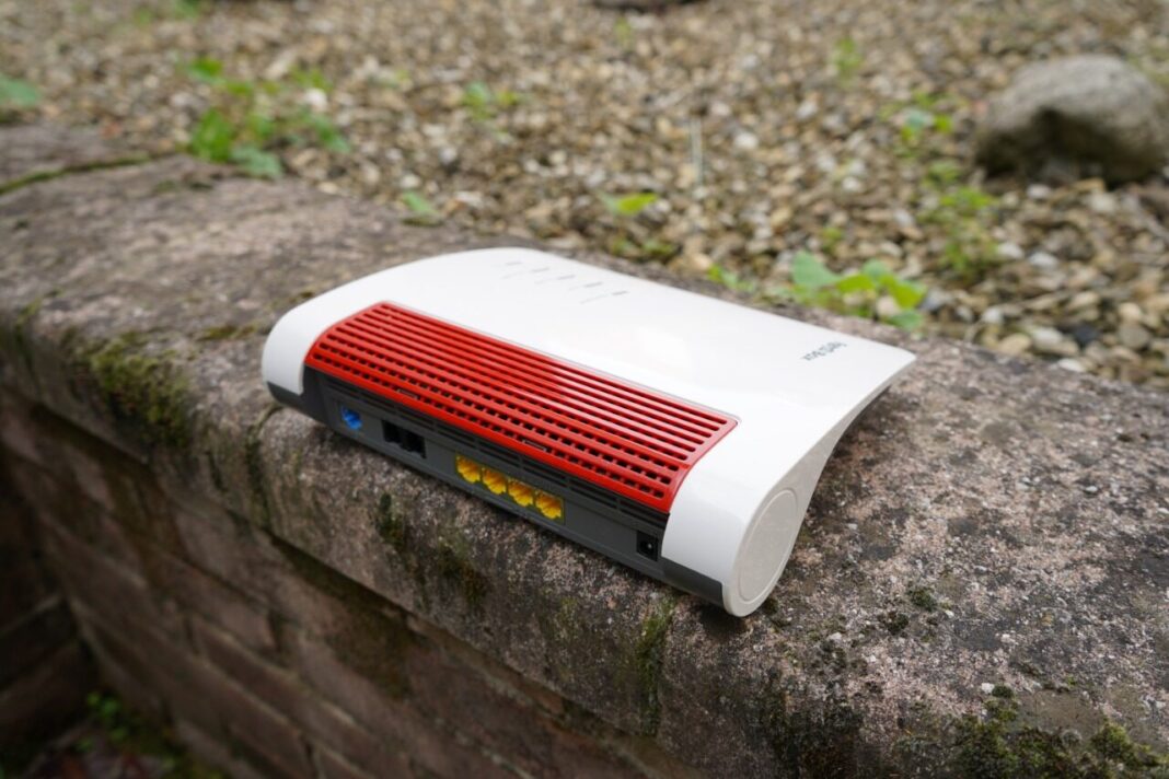 Recensione FRITZ!Box 4690: il dominio del Wi-Fi 7 e del networking a 10 ...