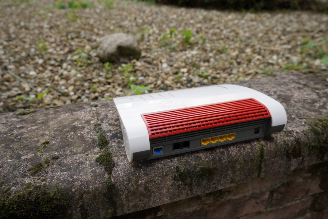 Recensione FRITZ!Box 4690: il dominio del Wi-Fi 7 e del networking a 10 ...