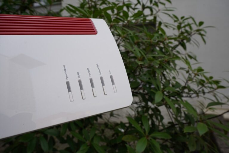 Recensione FRITZ!Box 4690: il dominio del Wi-Fi 7 e del networking a 10 ...